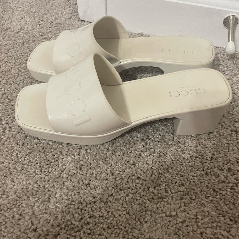 Genuine Gucci Rubber Logo Platform Slides - Gem